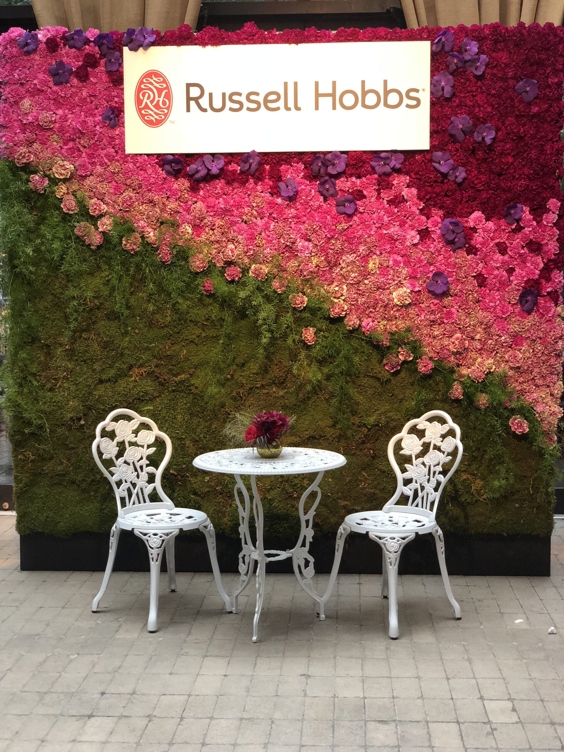 Why a Flower Wall Is the Perfect Background for Your Next Event ...